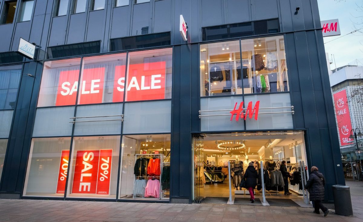 H&M vs Zara: Who is Leading the Fast-Fashion Game?